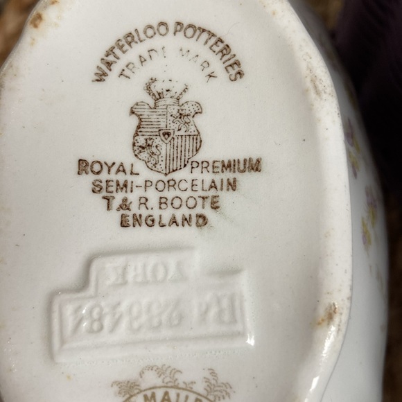 waterloo | Dining | Waterloo Potteries Royal Premium Semiporcelain Gravy Boat Euc | Poshmark